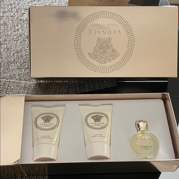 Versace | Bath & Body | Versace Luxurious Body Wash Set Cream And Gold ...